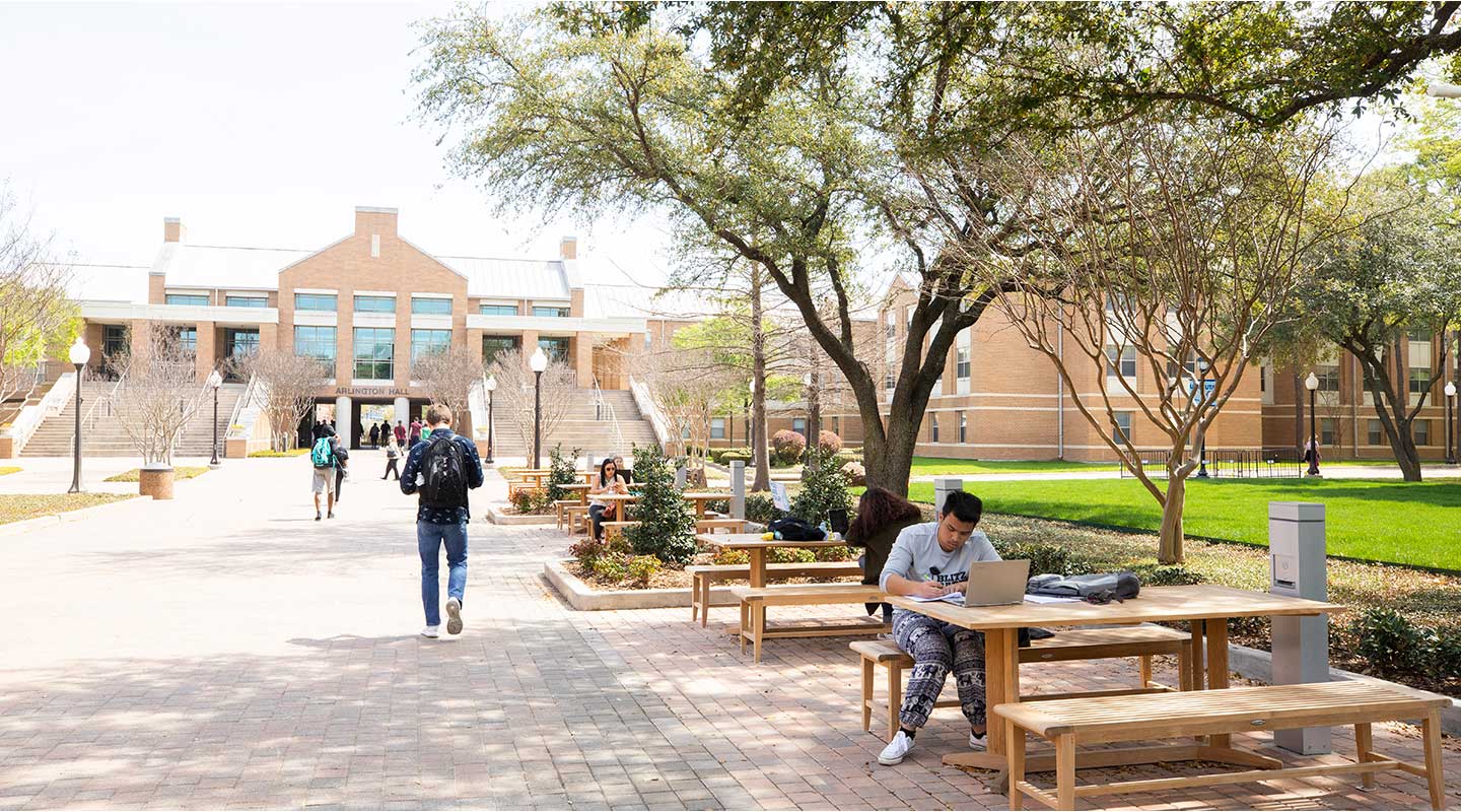 Residence Halls - Housing - The University of Texas at Arlington