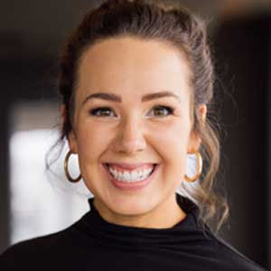 Lauren Devoll Bio - Communication - The University of Texas at Arlington