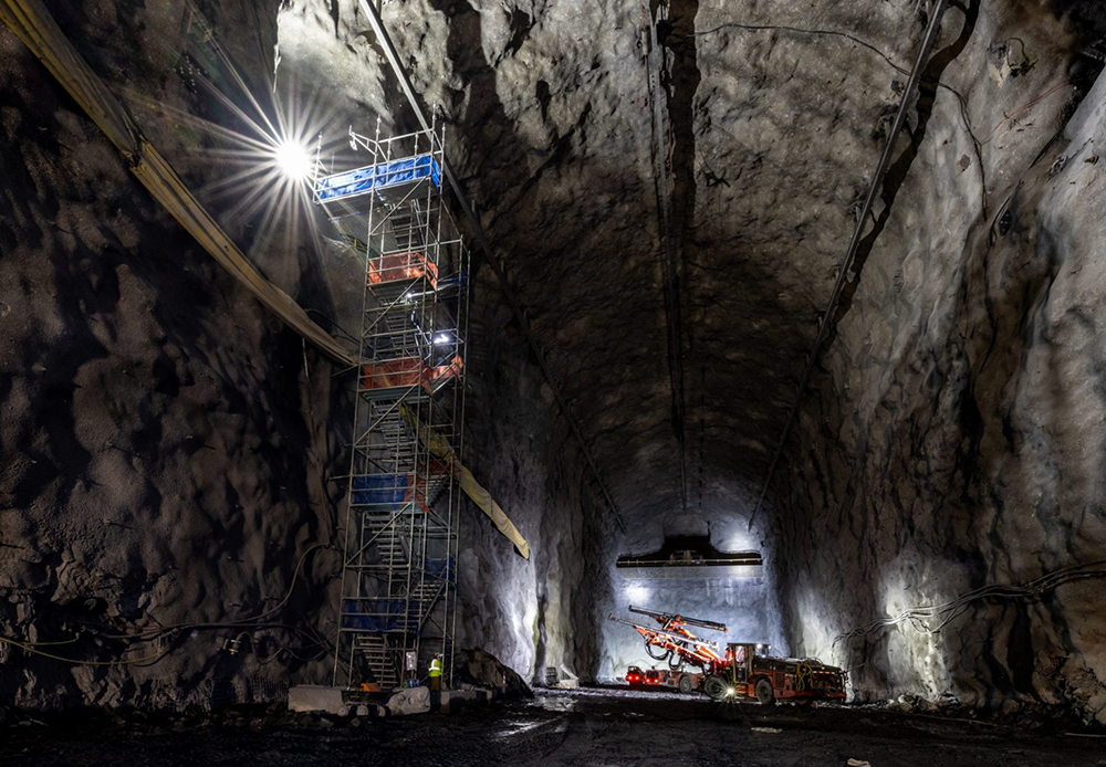 Excavation of massive caverns for Fermilab's DUNE detectors completed ...